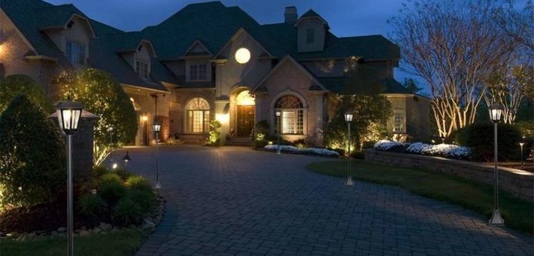 10 Best Solar Lamp Posts in 2021 - ecotality.com